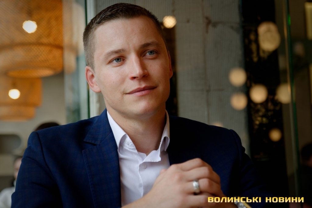 Кравчук Роман Петрович | Біографія | Доходи | Майно | Центр ...